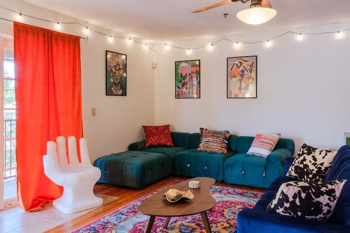 Vibrance & Views On Main | Free Prkg | Balcony - Orlando, FL