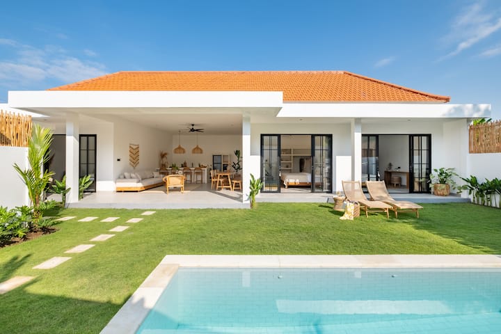 *New* Elegant Villa @ Great Location Canggu - Bali