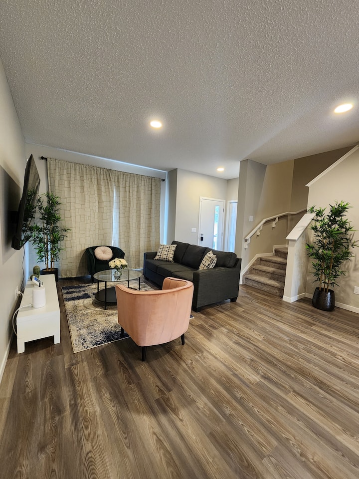 Cozy Spacious | Luxury Home | Priv. Gym | Near Wem - Edmonton