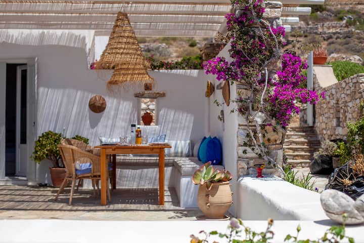 Stylish Cycladic Family Villa With Private Gardens - Paros