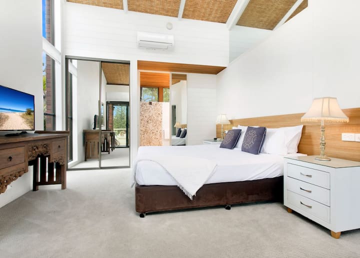 "Islands View" 2-3 Br Suites - Emerald Beach
