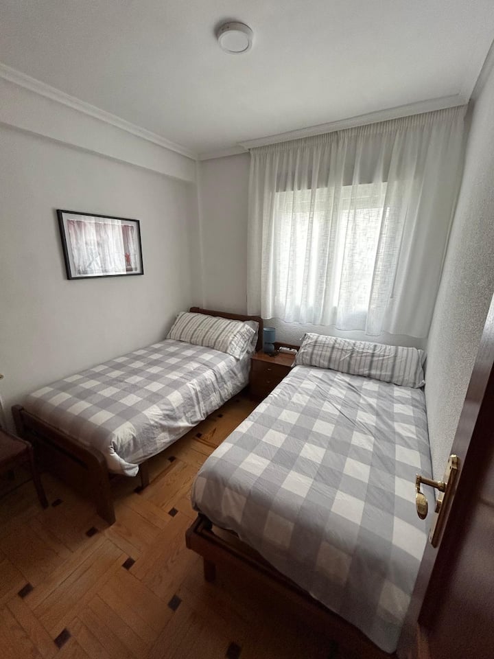 Habitación Céntrica En Apartamento Compartido - Burgos