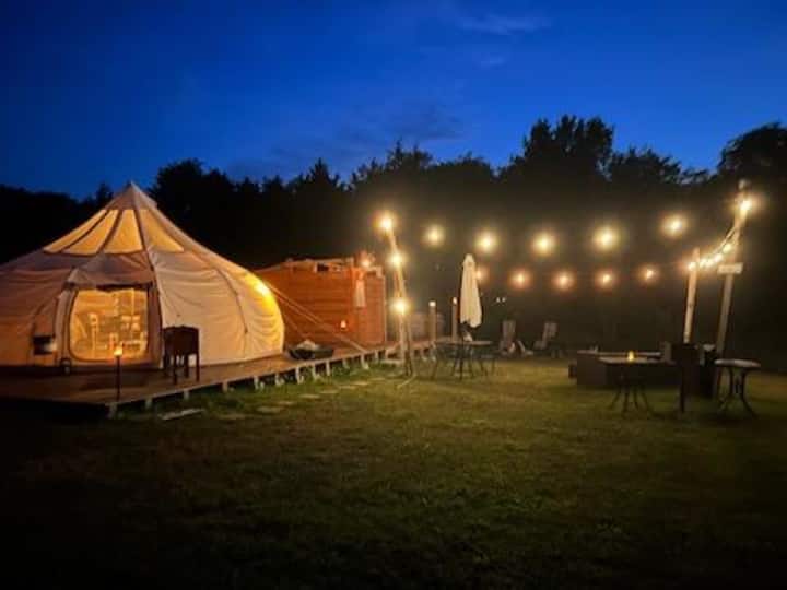 Daisy -Cozy & Romantic Hot Tub Glamping Experience - Chapel Hill, TN