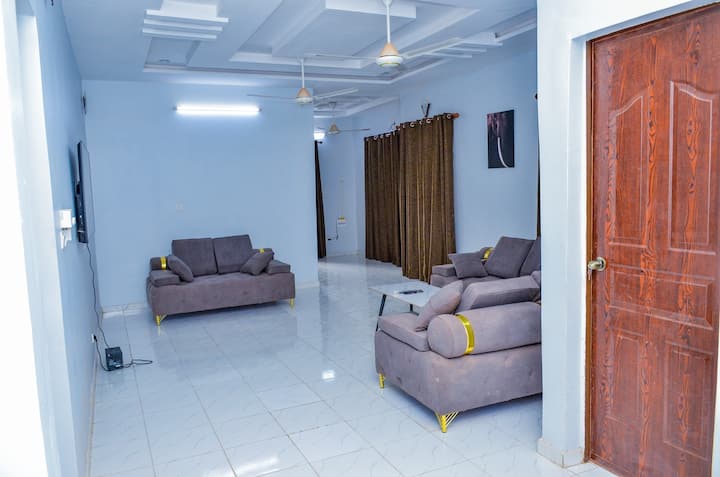 Luxury 3 Bed/2.5bath Apartment Near Ouaga Airport - Ouagadougou