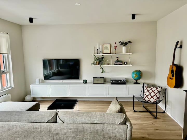 New & Stylish. Close To City Center. Free Parking. - レイキャビク