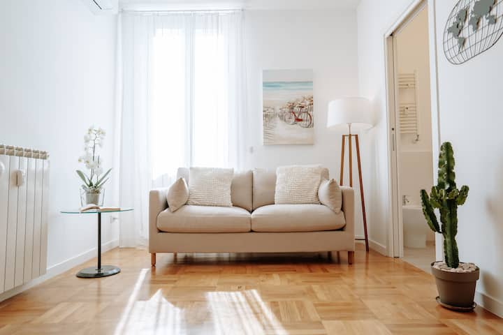 Deluxe Suite Apartment • Lr22 - Rome