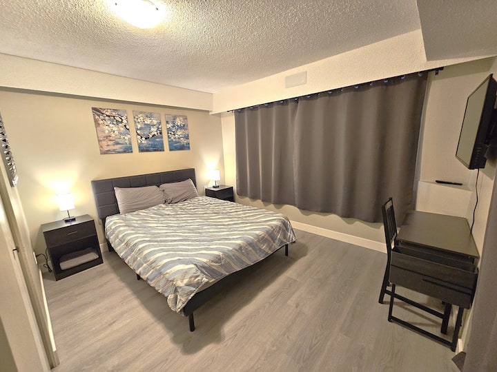 Convenient 2br Suite - Easy Walk To Skytrain & Bus - Vancouver