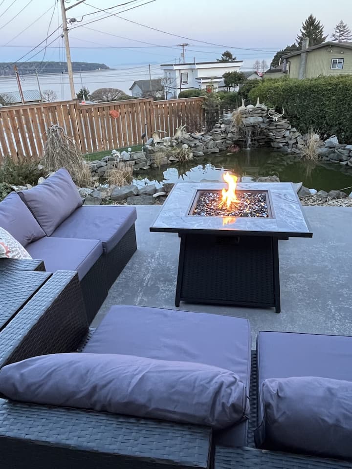 *Oceanview 3 Bdrm, Short Walk To Town - Quadra Island