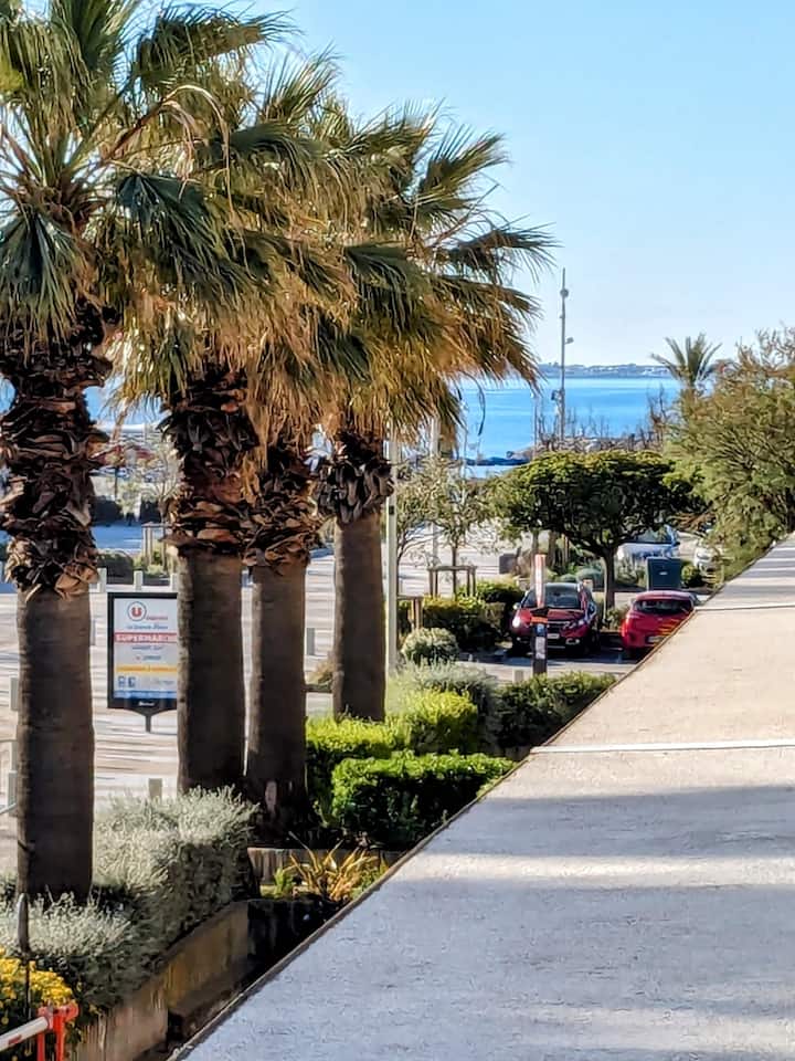 Studio Centre Ville/port,
Clim, Petite Vue Mer - La Grande-Motte