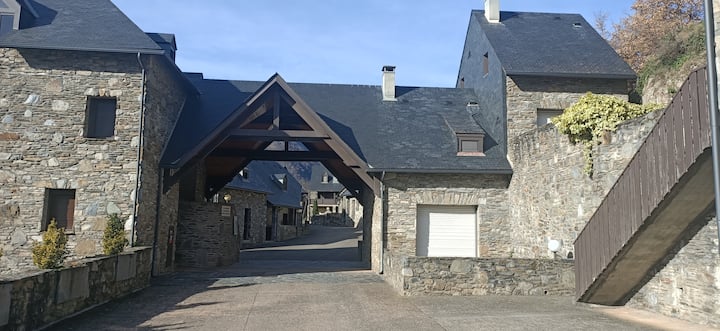 Vue Sur Les Montagnes - Luz-Saint-Sauveur