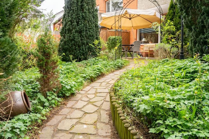 4 Zimmer, Ruhiger Garten, Strandnah - Lübeck