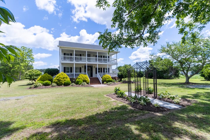 The Historic Palmer Inn Estate And Guest House - Carova Beach, North Carolina