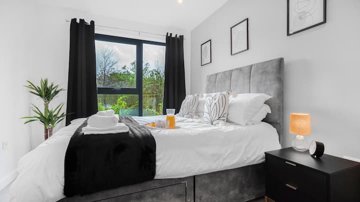 'Axium Escape' 2bed2bath Central Location & Wi-fi - Birmingham