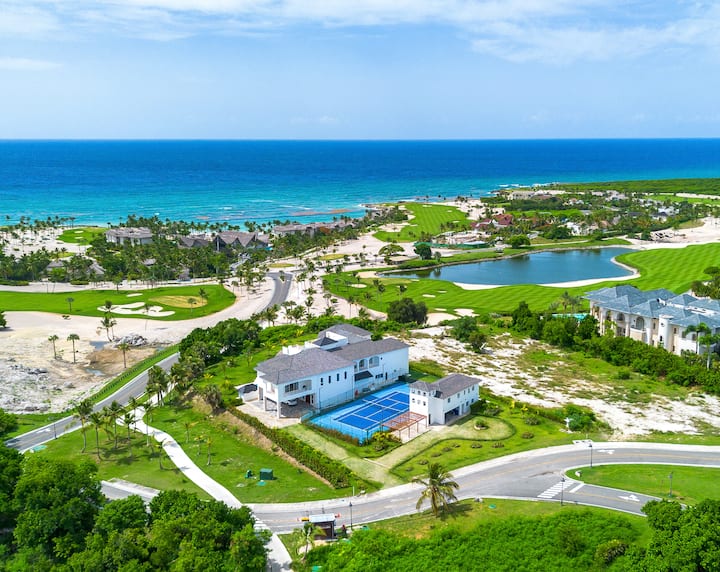 Fabulous Villa With Chef, Ocean View, Beach Access - Punta Cana