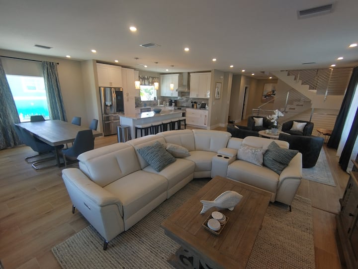 Oceanview Luxury Retreat 12 Guest 6 Beds Pool&dock - Marathon, FL