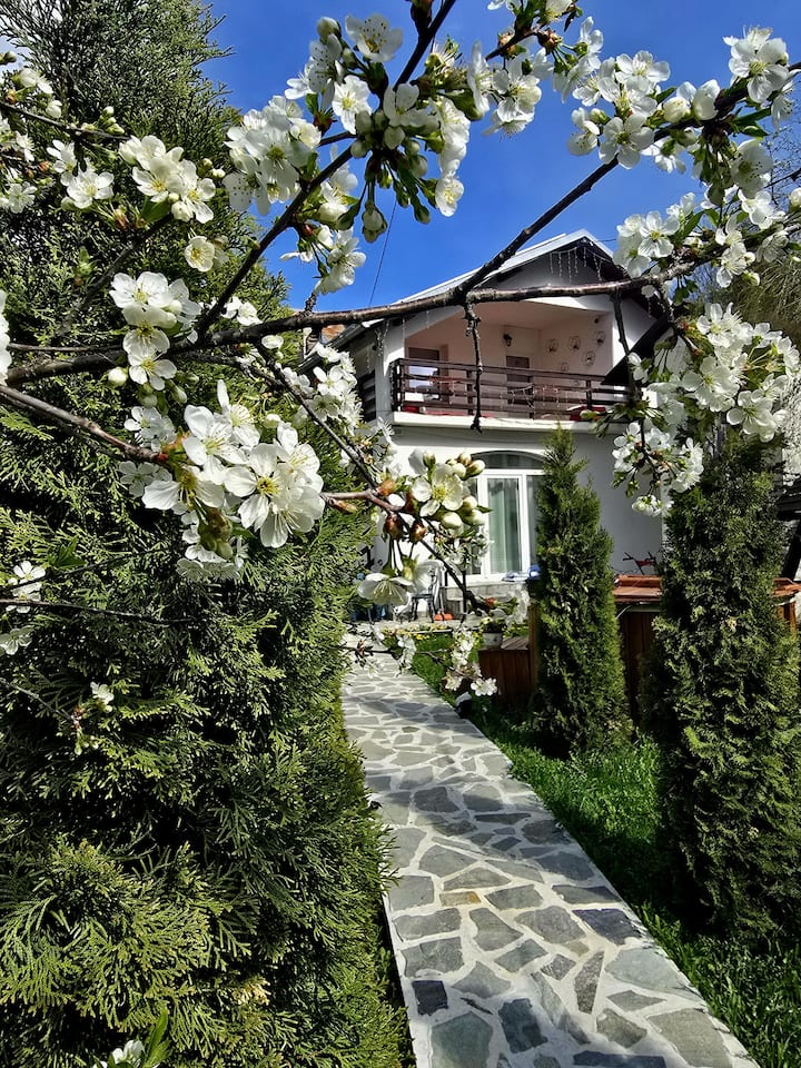 Casa "La Buni" - Bușteni
