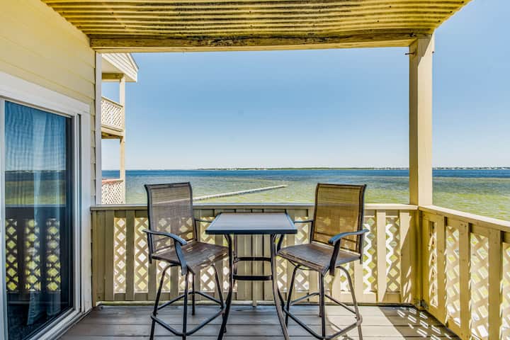 Cozy 2-bedroom  Soundside Condo! Relax On The Bay - Gulf Breeze, FL