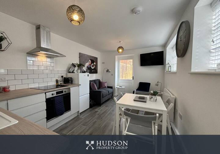 3 Bed Detached House In Telford - Telford