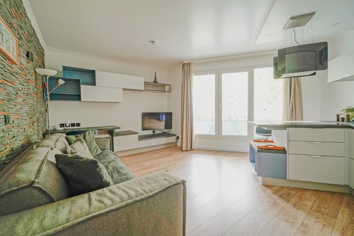 Hotel-quality 1br Balcony Near Major Transit Hubs - Courbevoie