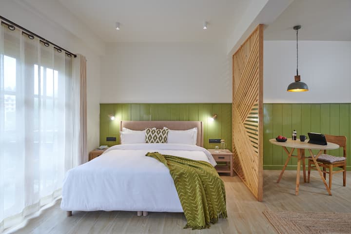 Spacious Suite With Kitchenette | 2nd Floor - Manali