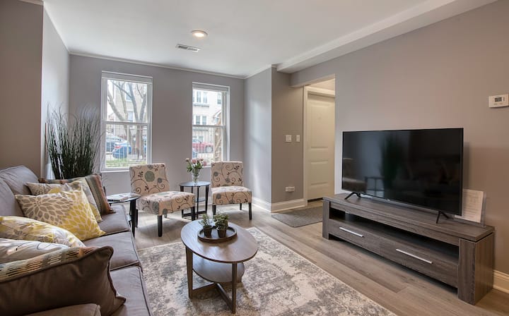 Modern 2br In Roscoevillage-wrigley Free St Parkng - Chicago, IL