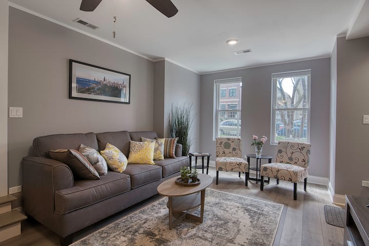 Modern 2br In Roscoevillage-wrigley Free St Parkng - Chicago