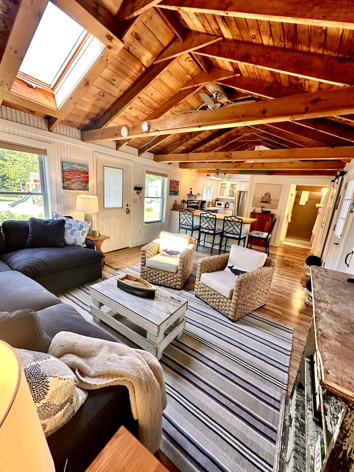Shorebreezes Cottage - Kennebunk, ME