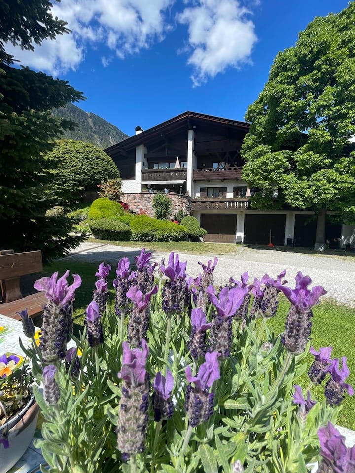 Haus Pircher: Stanze Spaziose In Oasi Di Fiori - Lana