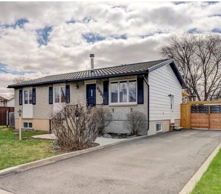 Basement Suite With 2 Bedrooms - Longueuil