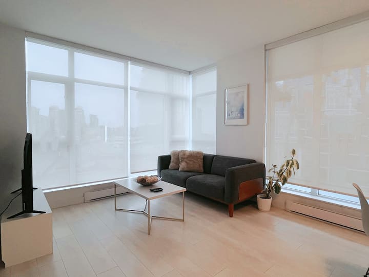 City Central 2b2b @Burnaby Metrotown - Burnaby