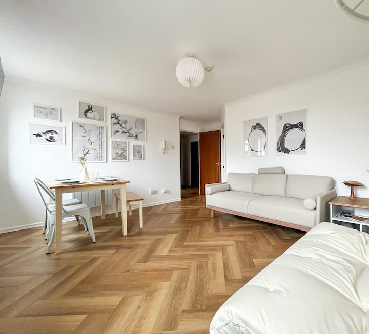 Stunning Central Flat W/ Parking - Bethesda