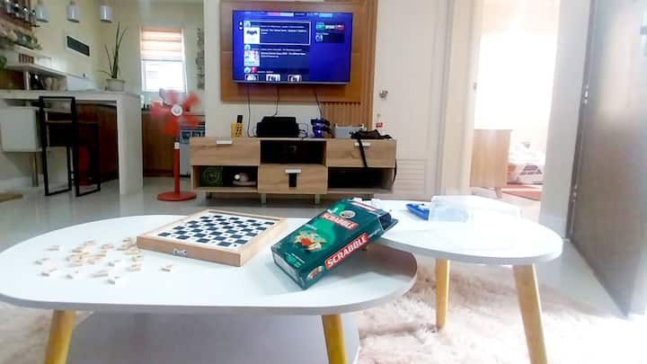 The Peak @ Santorini/2br/wifi/freeparking - Binangonan