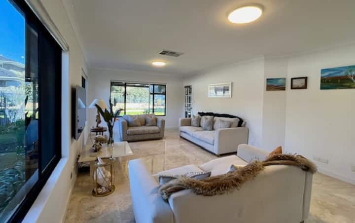 Ocean To River Retreat - Fremantle