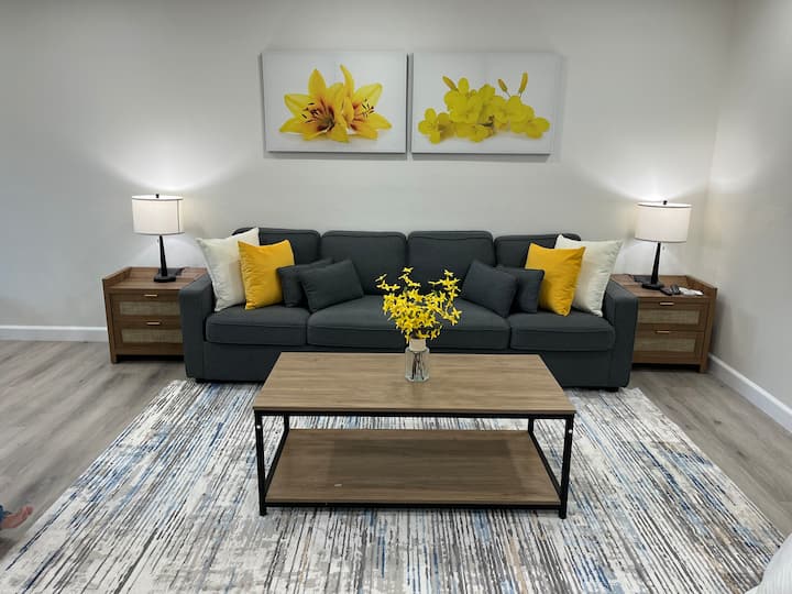 Cozy 2bd1btdownstairs Apt#2 Central Spacious - Santa Ana, CA