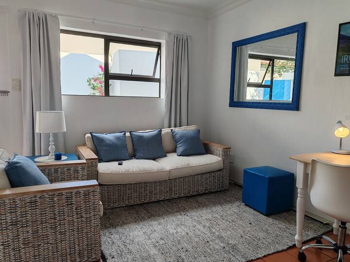 Greece-inspired Studio: Kitchen, Private Patio. - Pretoria