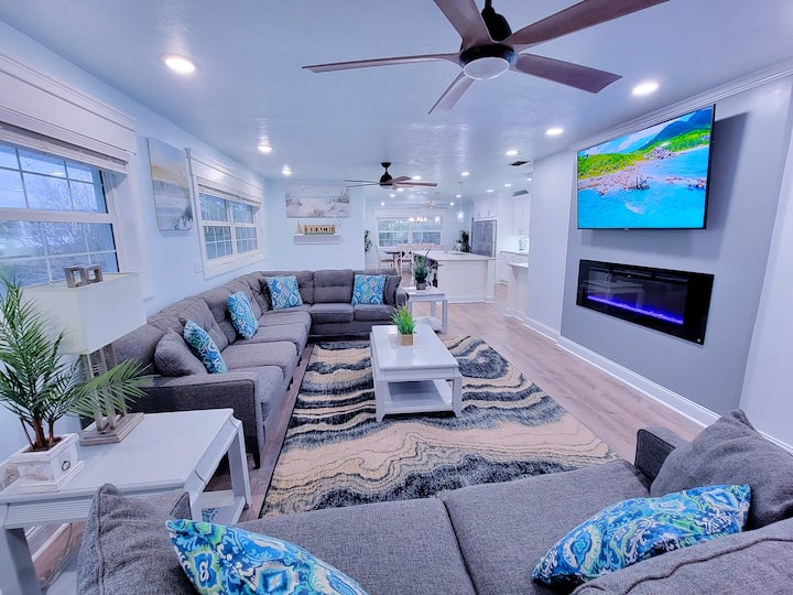 Walk To Siesta Key Beach! - Siesta Key, FL