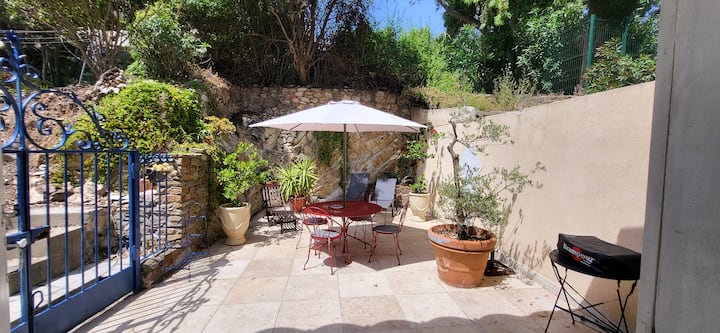 Grand Studio Et Terrasse  Centre Ville Bord De Mer - Sainte-Maxime