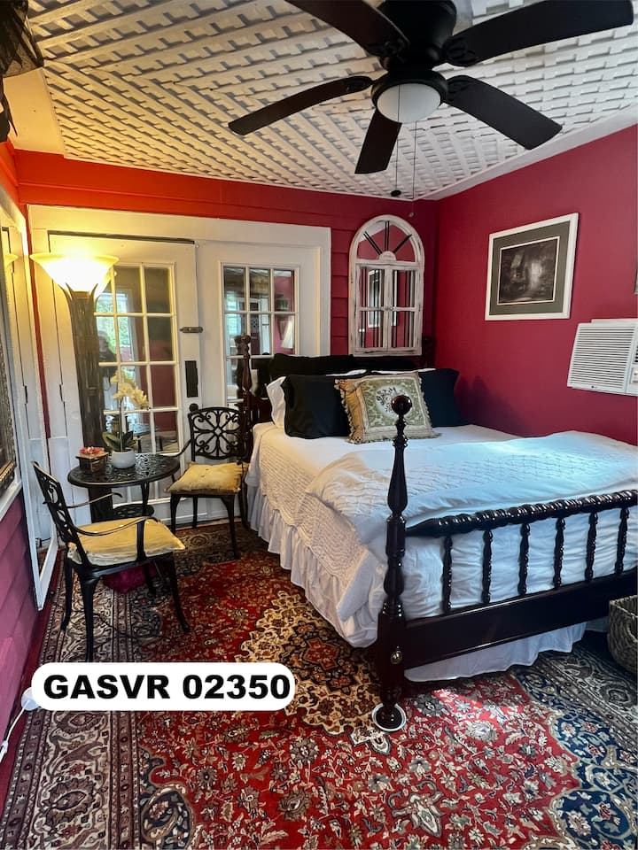 The Miss Rose Garden Suite - Savannah, GA