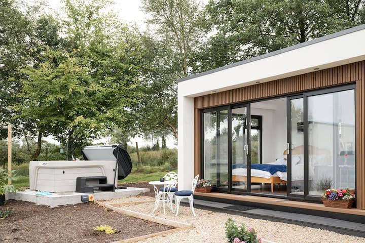 Lakescape: Lakeside Cabin With Slipway & Jetty - Fermanagh