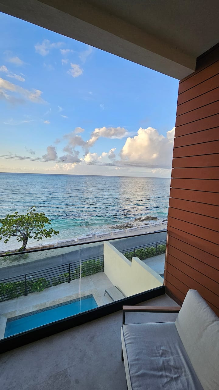 Serene Beach Escape: Private Pool  (Hw1) - Nassau