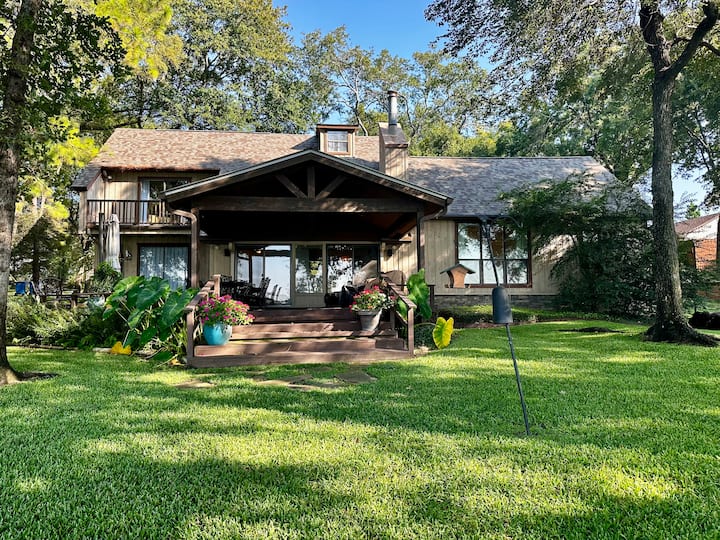 Still Waters - Cedar Creek Lake - 4 Beds - 5 Bath - Log Cabin, TX