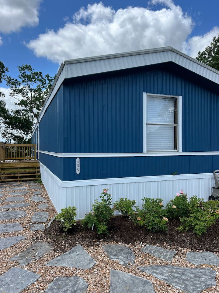 Blue Haven Retreat - Danbury, TX