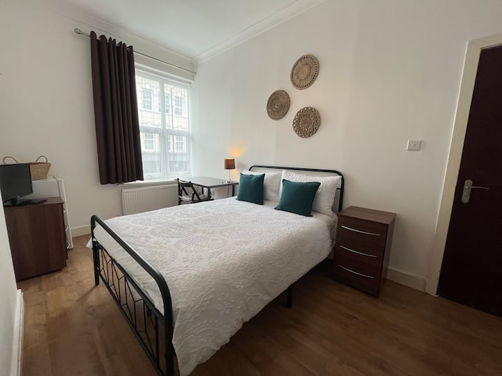 Cosy Room With A Private Fridge - Notting Hill