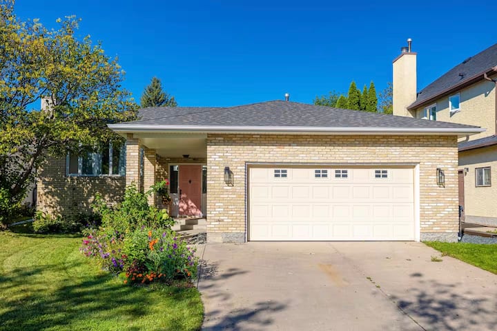 Beautiful Lindenwoods Home! - Winnipeg