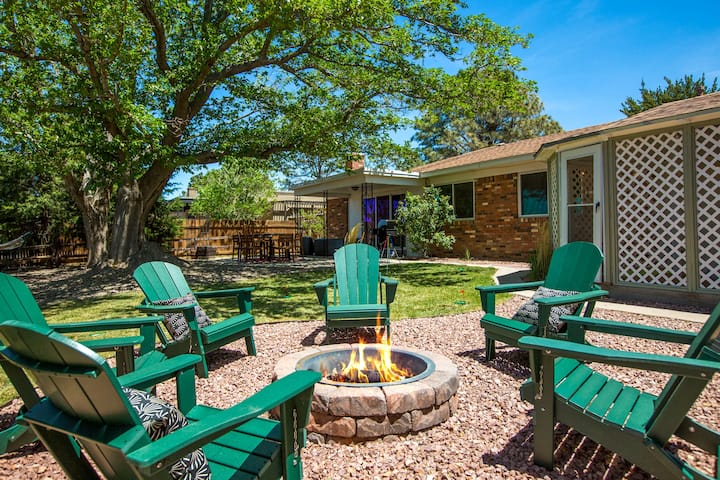 Oasis Retreat| Kingbd| Hottub| Near I-40+airport - Albuquerque, NM