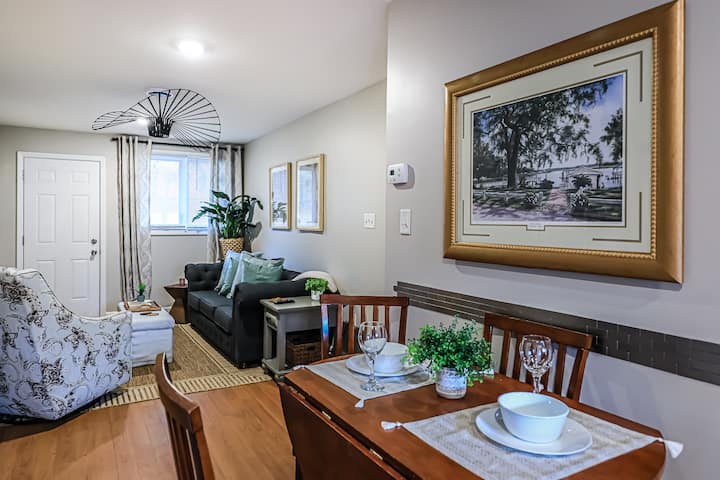 Perfect For Groups! Near Forsyth W/yard & Parking! - Savannah, GA
