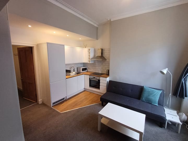Lovely Main Door Flat 10 Mins Walk From Haymarket - Edinburgh