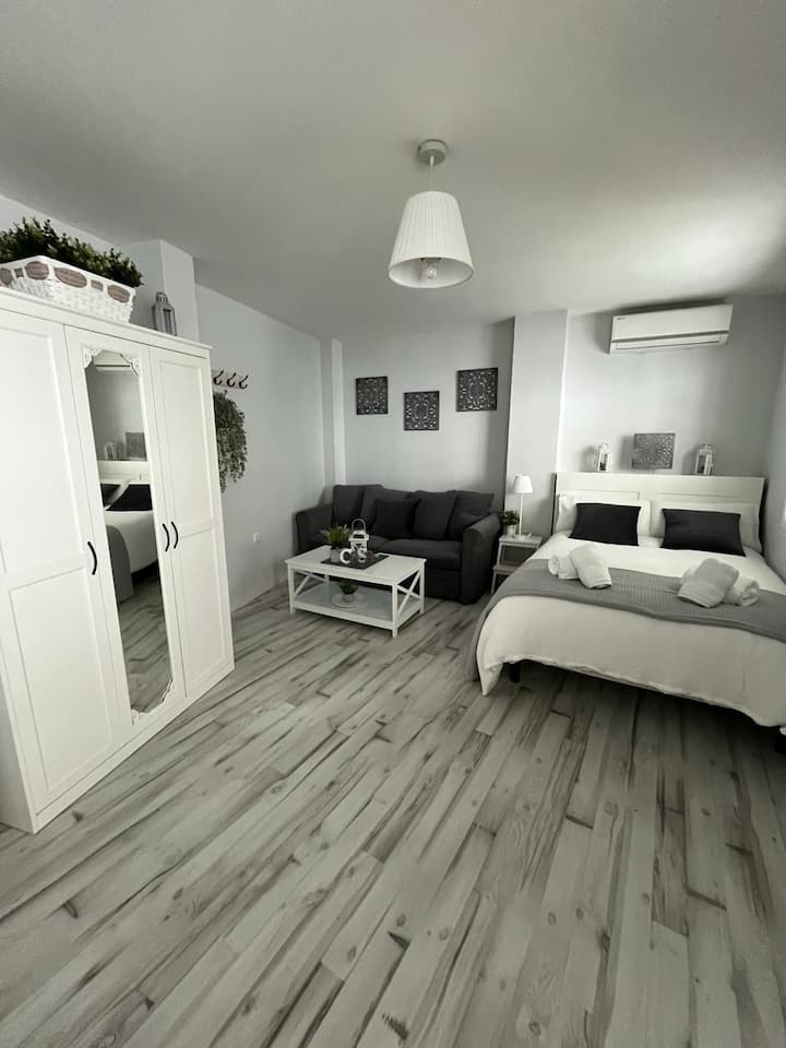 Estudio En Centro Con Wifi - Jerez