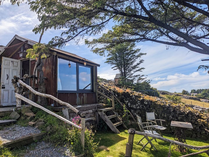 Sied Rhydlyd 
(Rusty Shed) - Aberdaron