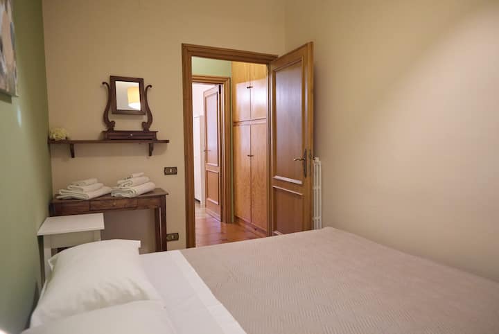 Spazioso Alloggio Per Cinque Persone, Tre Letti - Assisi